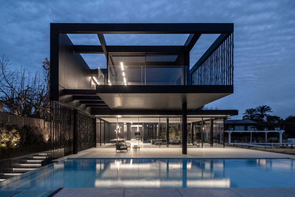 הבית השחור בארסוף / אדריכל פיצו קדם | D+A Magazine