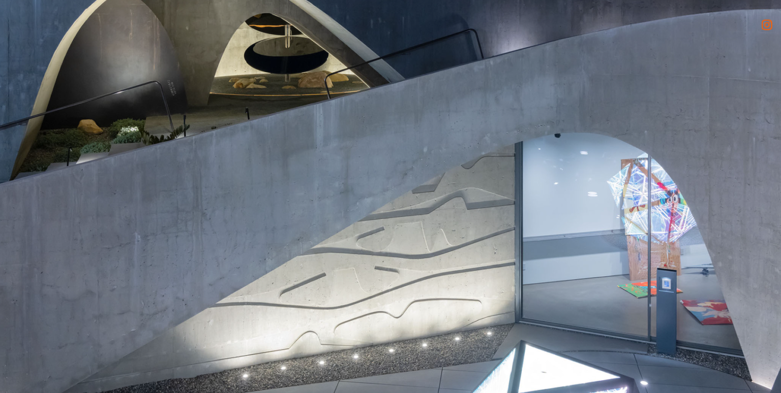 בית הבטון האימתני של זוג אספני האמנות | D+A Magazine