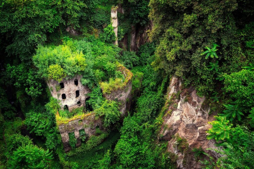 "הכפר שאינו קיים": הכפר הסודי בחוף אמלפי, באיטליה | D+A Magazine